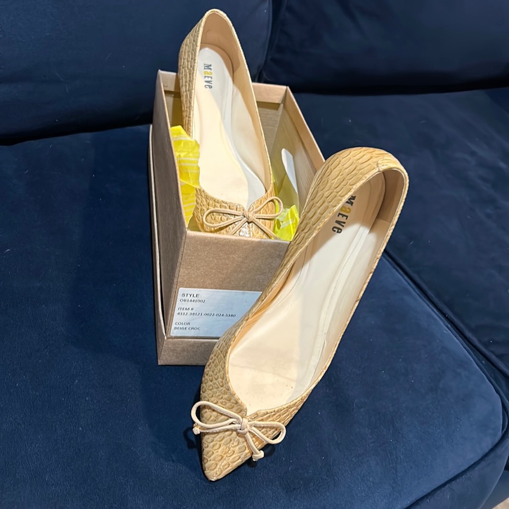 Beautiful Pointed All Leather Ballet Flat. Beige Croc… - Gem